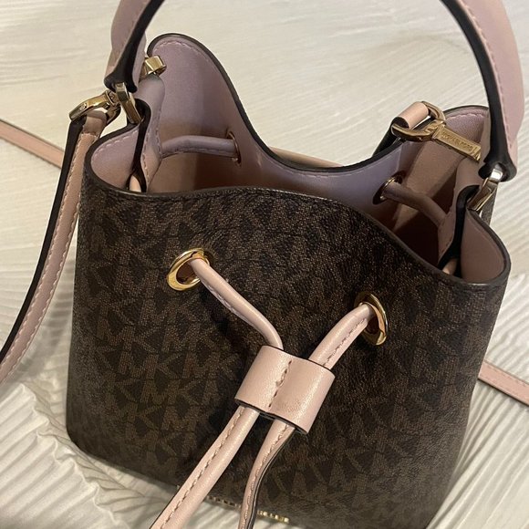 Michael Kors | Bags | Michael Kors Bucket Bag Pink | Poshmark